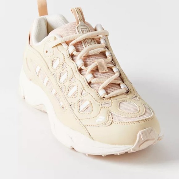 Fila | Shoes | Womens Fila Electrove Chunky Sneaker | Poshmark